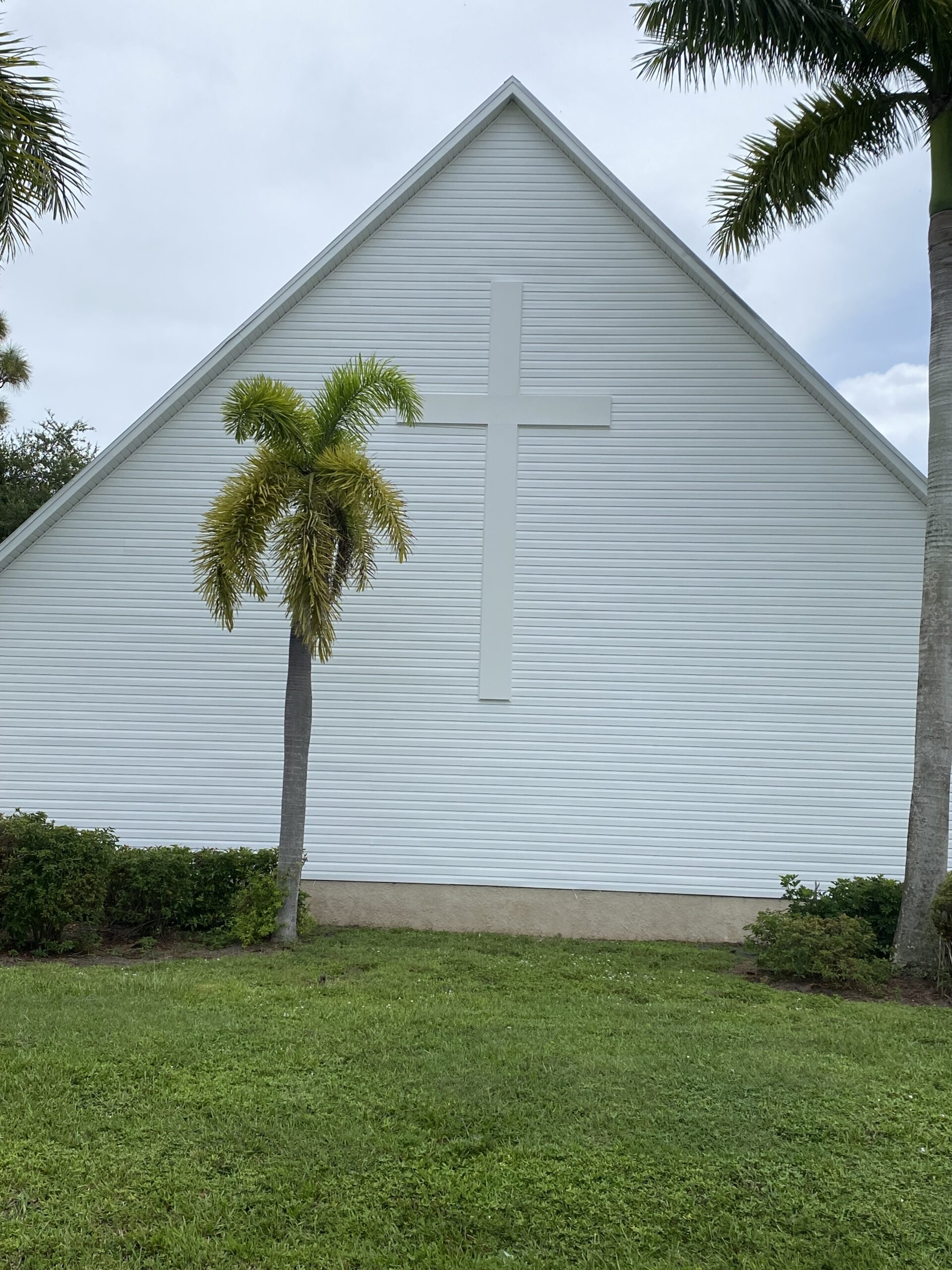 church-front cross | Cape Coral Community Church